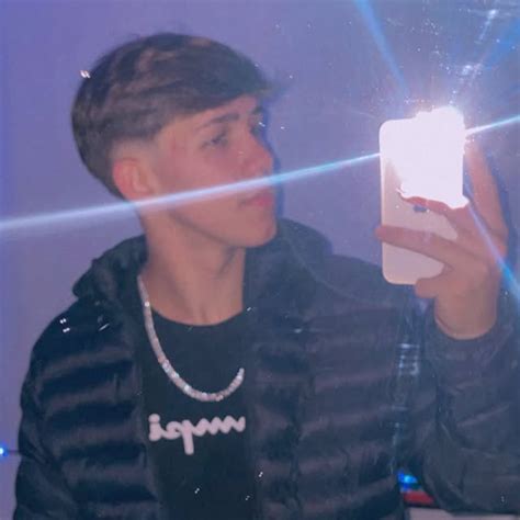 𝕺𝖙𝖆𝖛𝖎𝖔 𝕰𝖉𝖚𝖆𝖗𝖉𝖔 Tavin 07 • Threads Say More
