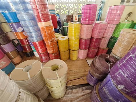 เส้นสานพลาสติก 6 มิล สีพื้น เส้นพลาสติกสานตะกร้า ตราลูกโจ้ ครึ่งกิโล Njteam Stationery Thaipick