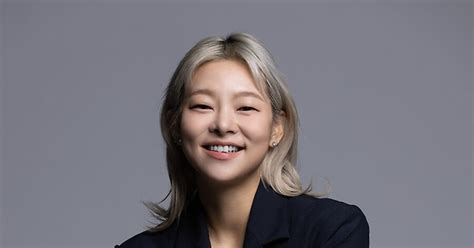 두산 3일 롯데전 시구자에 모델 겸 방송인 송해나