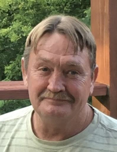 Donald Combs Facebook Instagram Twitter Profiles