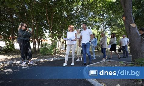 Фандъкова За 3 г сме облагородили над 100 междублокови пространства снимки Dnes Dir Bg