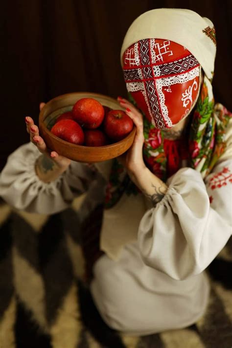Pin By Vasyl Dron On фотосесія Folk Fashion Russian Fashion Fantasy