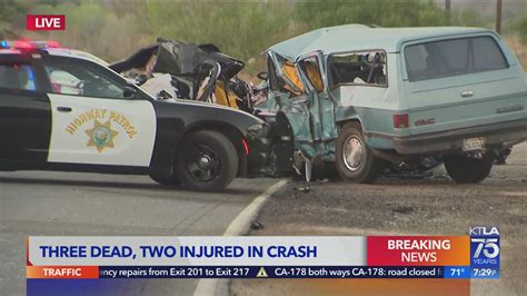 3 Dead 2 Injured In Santa Clarita Crash Ktla