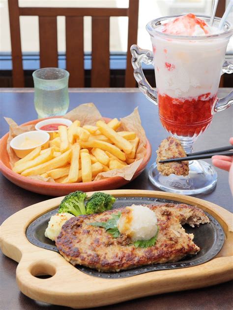 びっくりドンキー「 食欲の秋ですね 昨日からはじまった「今年もガリバー！」フェアのメニューを食べに来ました 迫力満【221014