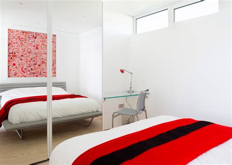 Meloy Architects Encourages Outdoor Living With Seaside Chalet