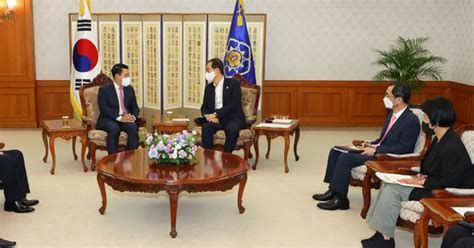 한덕수 총리 살름싸이 꼼마싯 라오수 부총리 접견