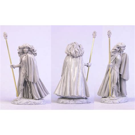 Dark Sword Miniatures Metal Elmore Masterworks Female Mage With