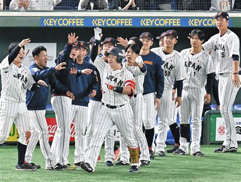 侍ジャパン、門脇誠が延長10回サヨナラ打！ 逆転勝利で大会2連覇、井端監督は初陣で満点回答【アジアcs】：中日スポーツ・東京中日スポーツ