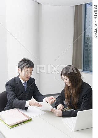 先輩後輩の写真素材 413983 PIXTA