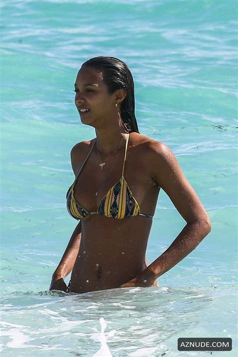 Lais Ribeiro Sexy On The Beach In Miami From Instagram Aznude