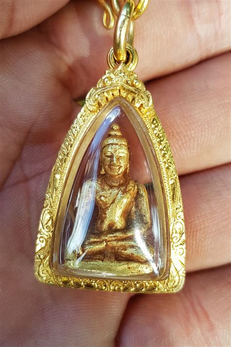 พระสิงห์ 1 ศิลปะเชียงแสน เนื้อทองคำ Pantip