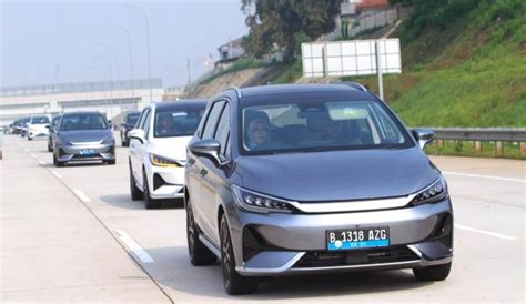 Menjajal Mobil Listrik MPV Pertama Di Indonesia BYD M6 Jakarta Bandung Begini Sensasinya