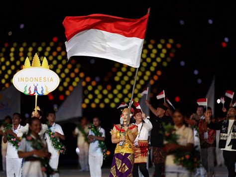 Penyebab Flairene Candrea Pakai Baju Adat Bali Pada Opening Ceremony