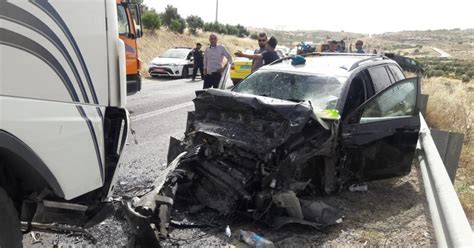 بالصور مصرع مواطن وإصابة 4 اخرين في حادث سير وقع جنوب بيت لحم وكالة