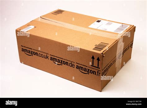 Amazon Parcel Box Hi Res Stock Photography And Images Alamy