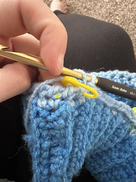 Third Loop Into Crab Stitch Rcrochet