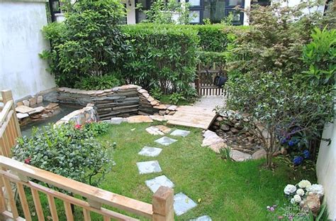 家庭小花园布置 外家庭小花园 家庭小花园装修 大山谷图库