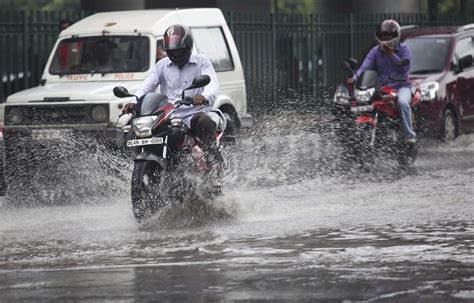 Heavy Rainfall Lashes Northern India Leaves 5 Dead Capital Receives