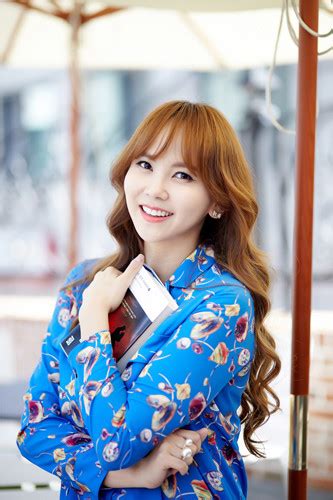 스칼렛으로 돌아온 김지우 예스24 채널예스 예스24 채널예스