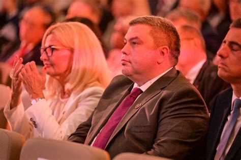 Маричиќ ЕУ испорача временска рамка сами одлучуваме за следниот чекор Независен Весник