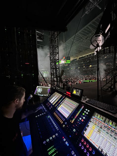 Carlos Dickson Takes Feids Monitors To The Next Level With Dmi Klang