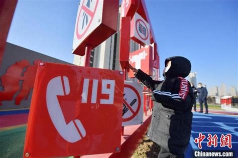长春市民化身消防员 深度体验消防员日常凤凰网长春凤凰网