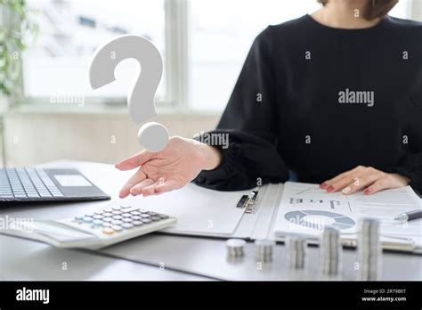 Management Answer Hi Res Stock Photography And Images Alamy