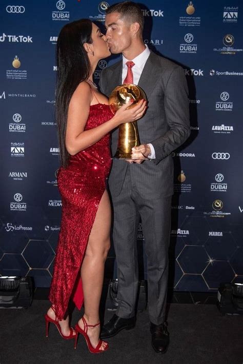 جورجينا رودريجيز حديث صحف أوروبا بعد ظهورها بفستان مثير فى جلوب سوكر اليوم السابع