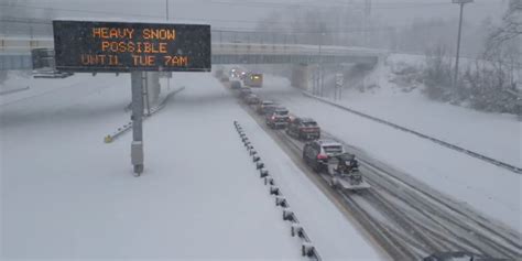 Lake-effect snow continues to pummel Great Lakes as over 40 inches buries cities | Fox Weather