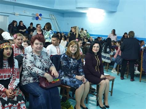 Основно училище Отец Паисий в Борован отбеляза тържествено патронния