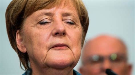 メルケル独首相、式典中に震え止まらず 「大丈夫」だと Bbcニュース