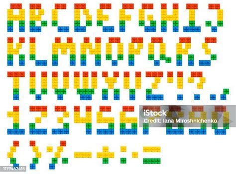 흰색에 다채로운 플라스틱 벽돌 블록 생성자에서 알파벳 라틴어 문자입니다 일반 대문자 및 번호 현대 레터링 디자인입니다 설정 포스터 로고용 모자이크 글꼴 가로세로 낱말퍼즐에