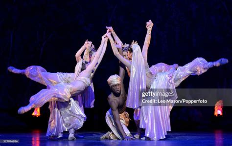 English National Ballet Nutcracker At The Coliseum London Uk Act 2