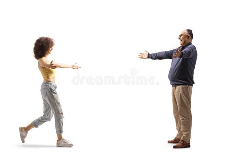Pai E Filha Se Encontrando Foto De Stock Imagem De Andar