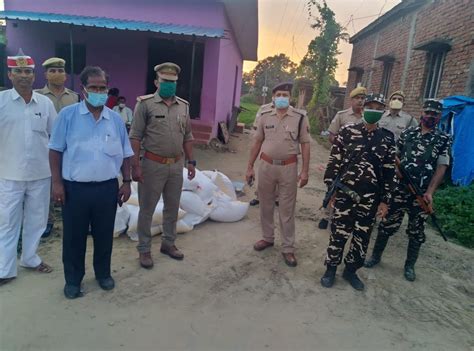 नौतनवां एसडीएम एसएसबी और पुलिस की संयुक्त छापेमारी में घर से कनाडियन
