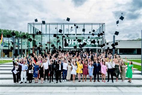 The Class Of 20204 🎓 👉 Share P W6hutfjqwfbke4tg