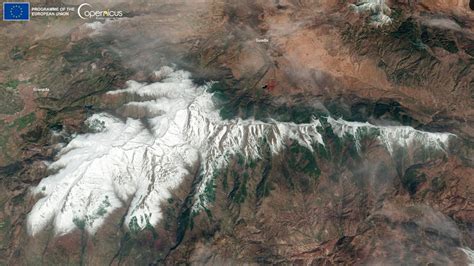 Granada Desde El Aire La Impactante Imagen De Granada Y Sierra Nevada A Vista De Sat Lite Que