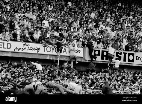 Die Katastrophe Von Hillsborough Stadion 15 April 1989 Während Der Fa