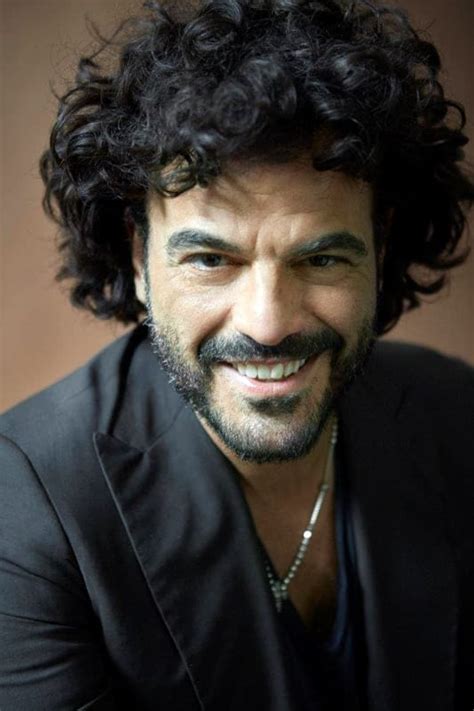 Francesco Renga A Sanremo 2019 Con Aspetto Che Torni Testo E Video