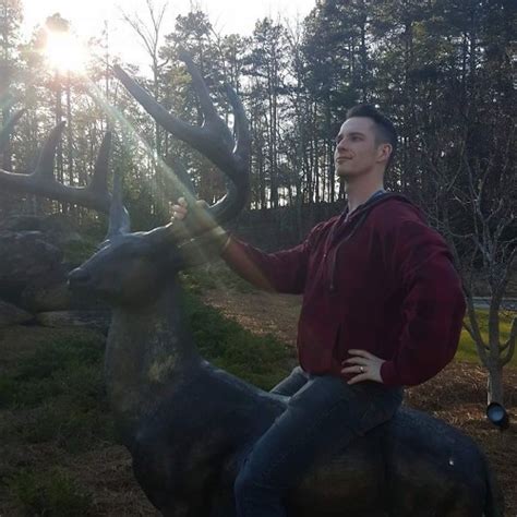 How To Add Replace And Delete Trackers In The Fitbit App Android