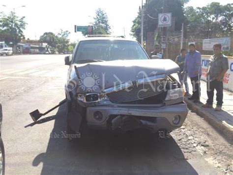 Conductor Se Pasa El Alto Y Ocasiona Accidente En La Colonia El Rodeo