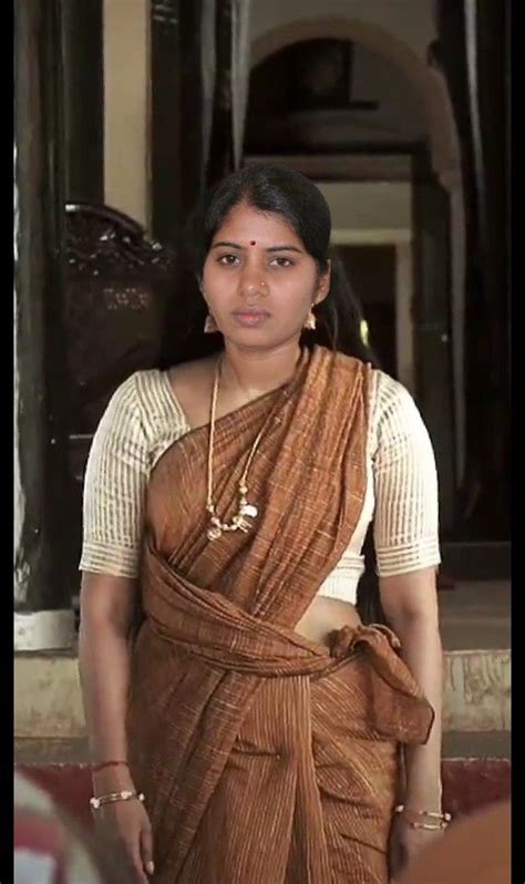 Pin By Sathya Sharma On Quick Saves Green Saree Women Beautiful Women