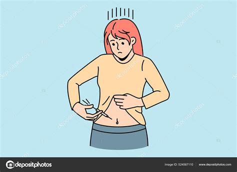 병을 앓는 여자는 복부에 인슐린 주사를 놓는다 스톡 벡터 ©littleprince 524567110