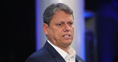Tarcísio recua sobre câmeras corporais da PM e agora diz que vai
