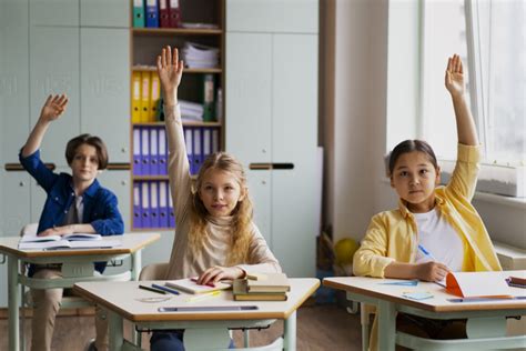 Como Escolher A Escola Do Seu Filho — Educação Financeira Nas Escolas