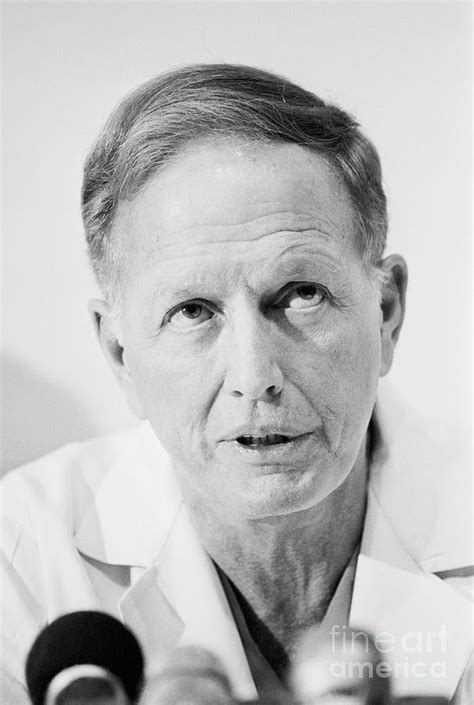 Dr Denton Cooley Speaking At Press By Bettmann