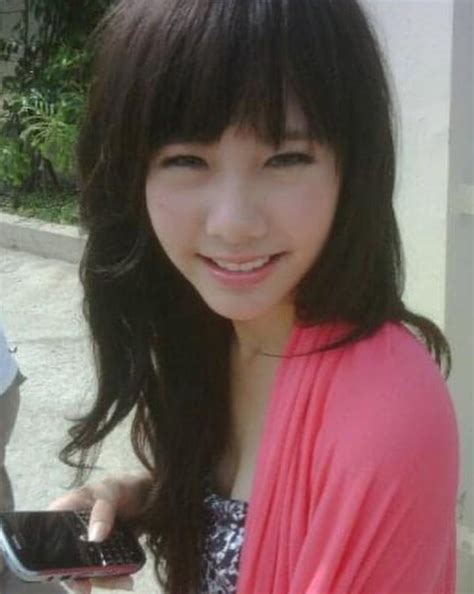 อัลบั้มภาพ ดาราไทยประชันภาพยุค Hi5 ตามเทรนด์ อีกี้ แห่งธาตุทองซาวด์ รูปที่ 6