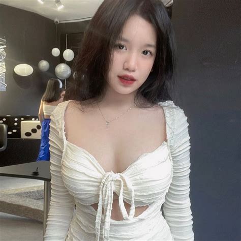 Trần Nguyễn Minh Vy Vyxinhh • Threads Say More