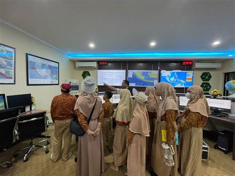 Tingkatkan Literasi Cuaca Iklim Gempabumi Dan Tsunami Bbmkg Wilayah
