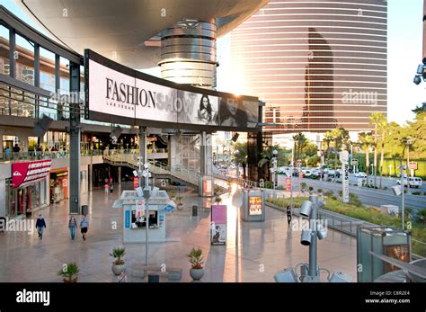 Fashion Show Mall Logo